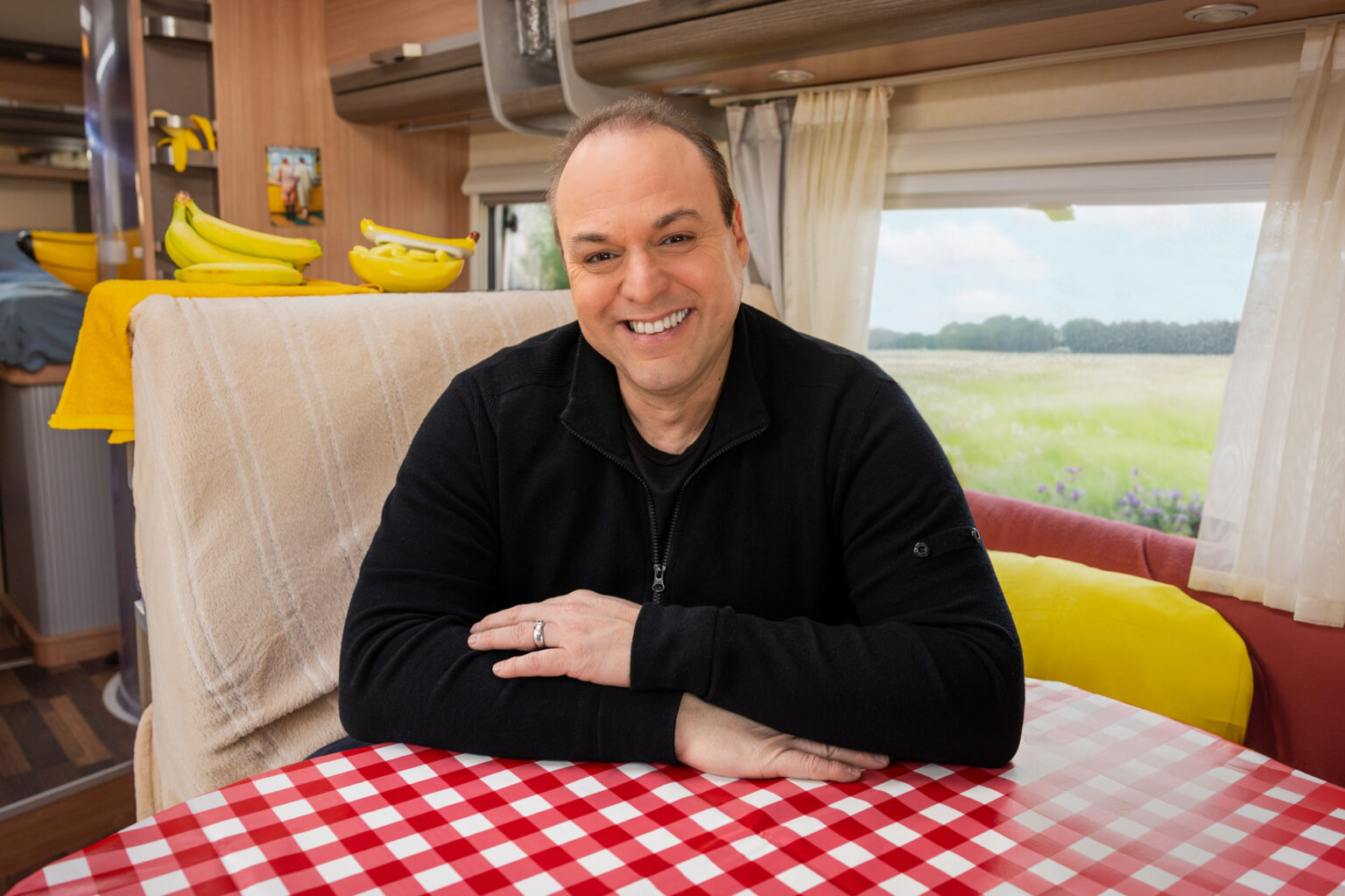 Frans Bauer schreeuwt geluk van de daken - Showbizznieuws 24/7