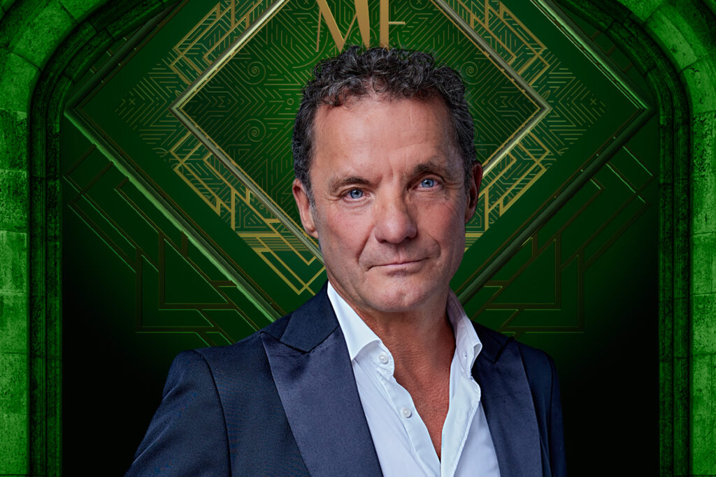 John de Bever in tranen na overlijden - Showbizznieuws 24/7